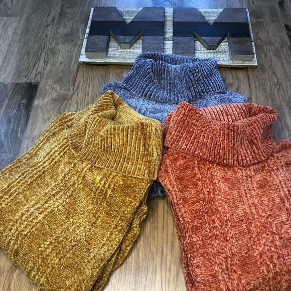 Zenana Outfitters | Sweaters | New Rust Chenille Cowl Neck Oversized ...